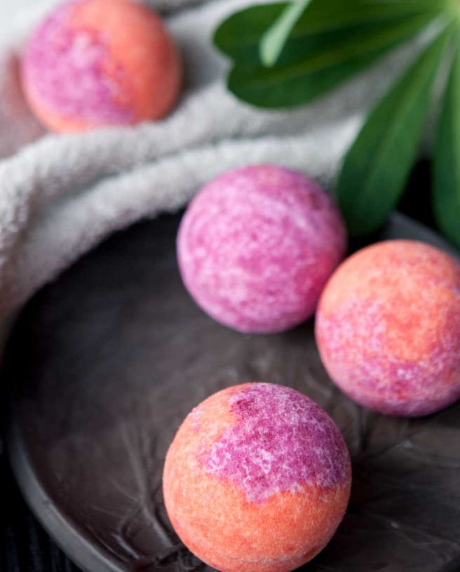 Bath bomb Raspberry & Blackberry - STENDERS Cosmetics