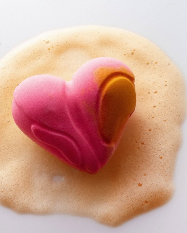 Foaming bath bomb Spread the Love - STENDERS Cosmetics