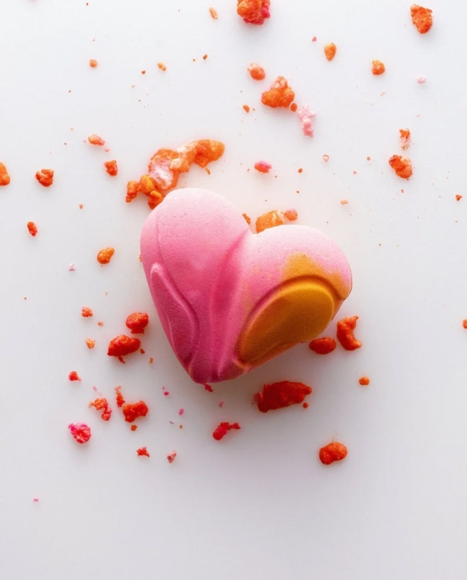 Foaming bath bomb Spread the Love - STENDERS Cosmetics